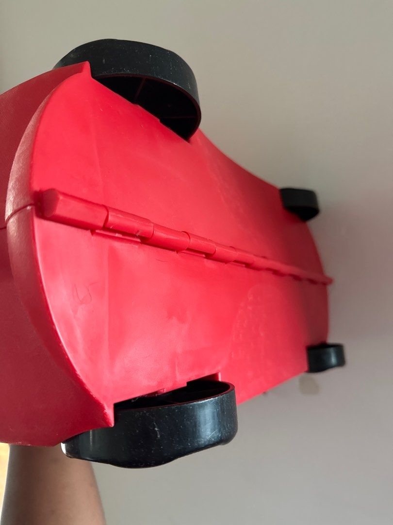 Trunki Ride-On Suitcase - Red, Hobbies & Toys, Travel, Luggage on Carousell