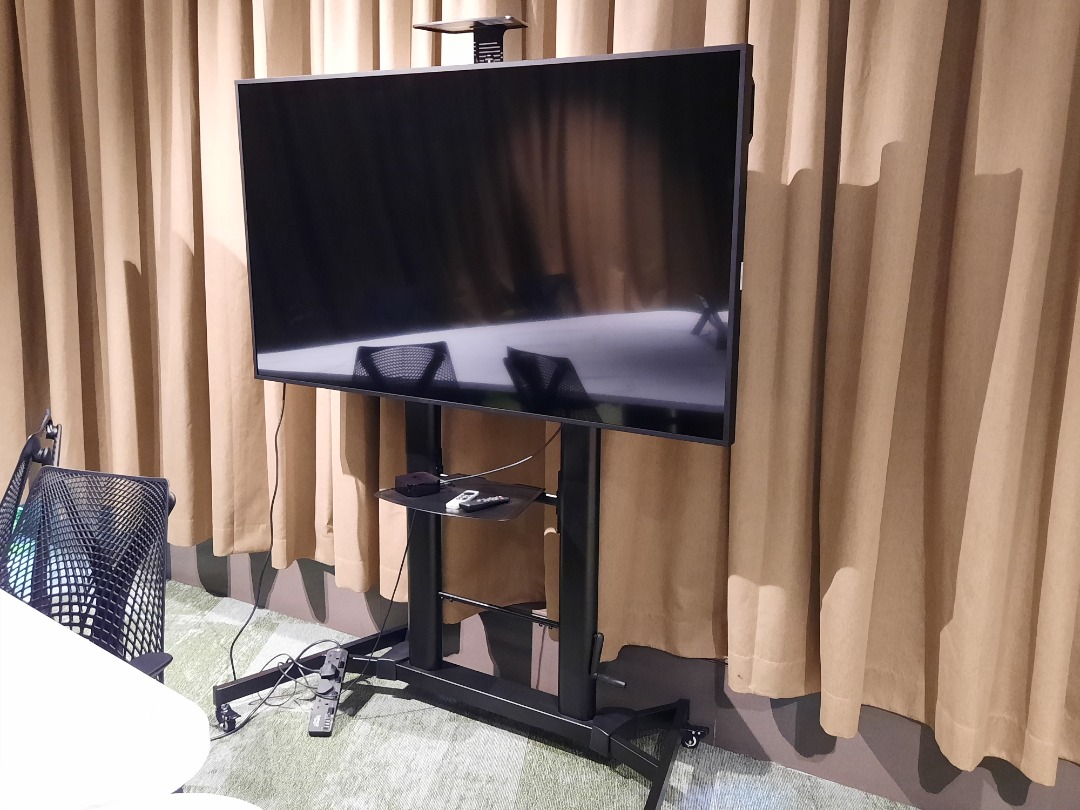 全新BenQ SL6502K 65" 智慧電子顯示屏 合商用, 家庭電器, 電視 & 其他娛樂, 電視組件及配件 - Carousell