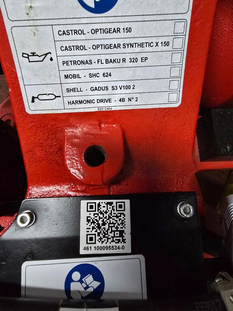 Comau SMART-5 NS Industrial Robot, Video Gaming, Video Games ...