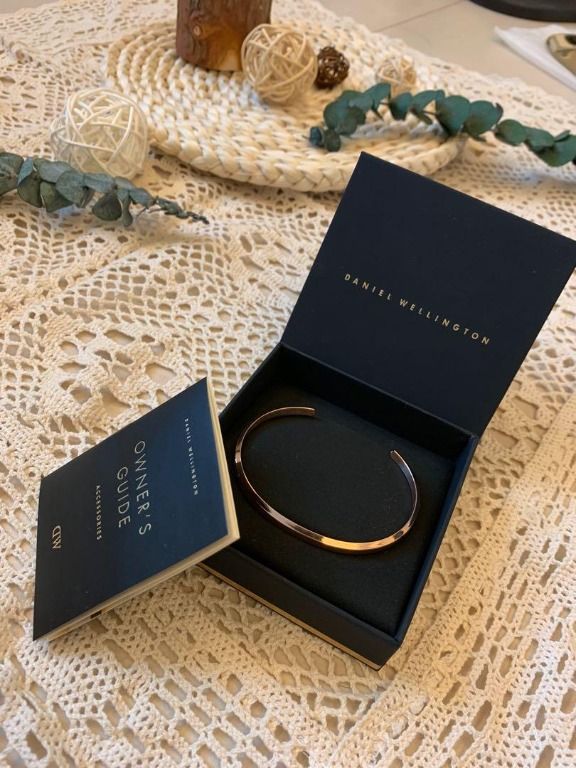 全新正品 ️DW 經典手鐲 Bracelet 玫瑰金/銀 齊包裝保養證書, 女裝, 飾物及配件, 手鍊 - Carousell