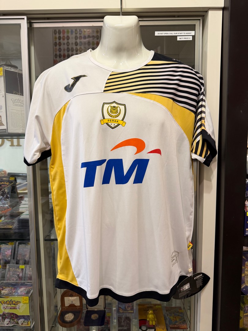 Jersey Perak (2009) New Old Stock - XL, Men's Fashion, Activewear on ...