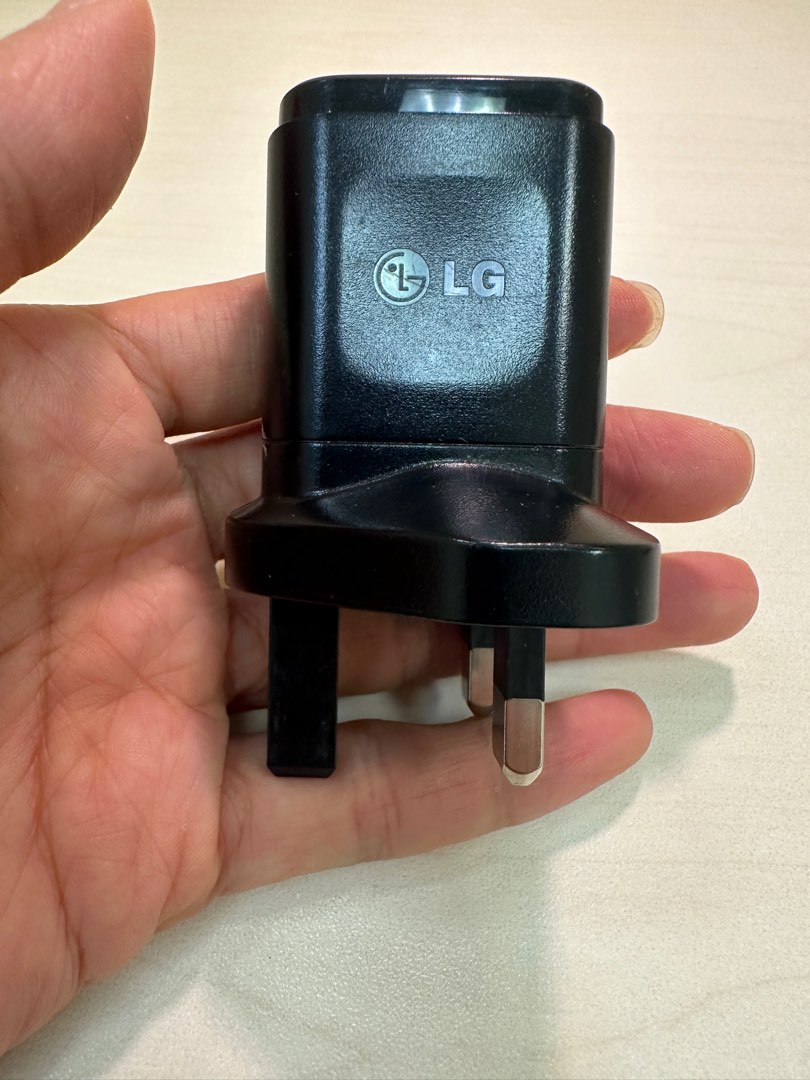 LG MCS-02UR Travel Adapter UK Plug (Black) LG旅行充電轉接頭 英國插頭 (黑色), 家庭電器, 轉 ...