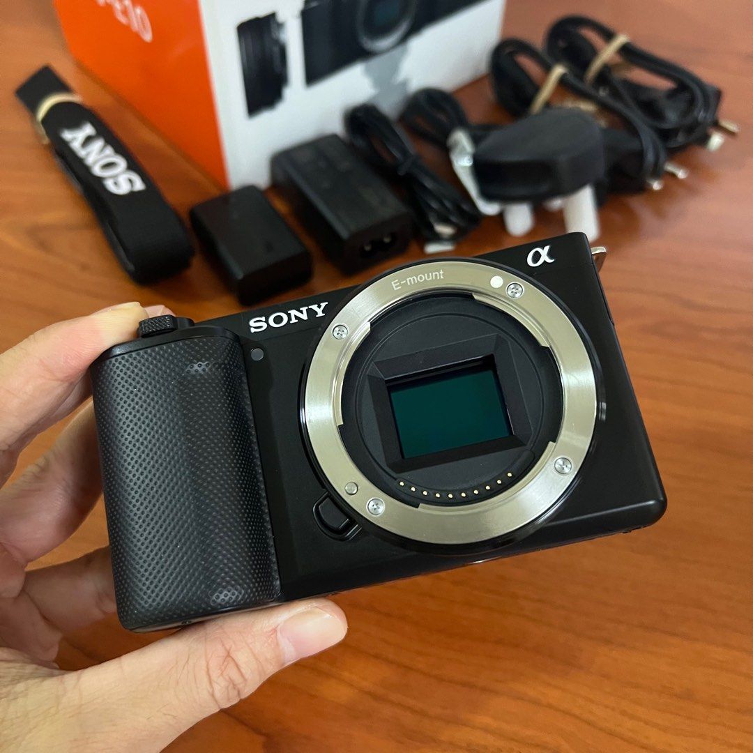 Sony zv-e10 body (98% like new SC 200 only), Photography, Cameras on Carousell