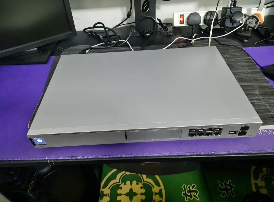 Ubiquiti UniFi Dream Machine Pro (UDM-Pro), Computers & Tech, Parts ...