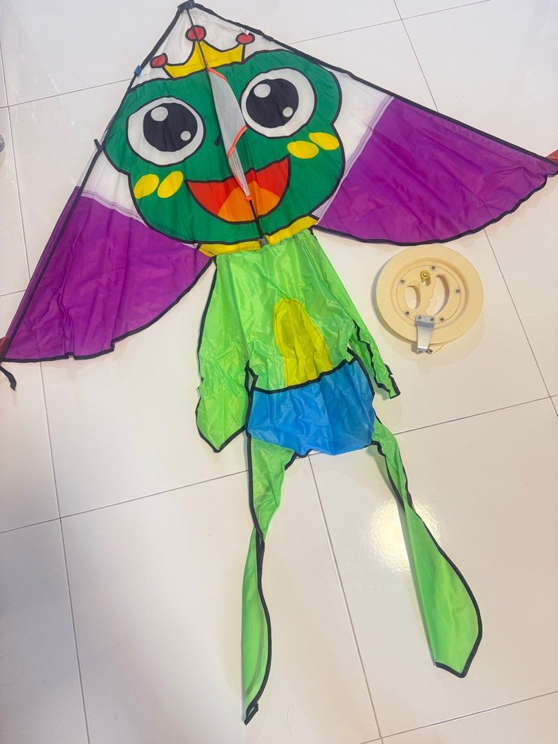 Barrage Cove Frog Kite with String, Hobbies & Toys, Toys & Games on ...