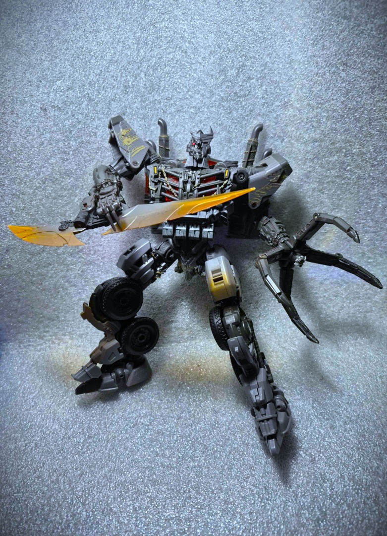 BIB SS101 SCOURGE (2,600+sf) Leader Class Hasbro Decepticon ...