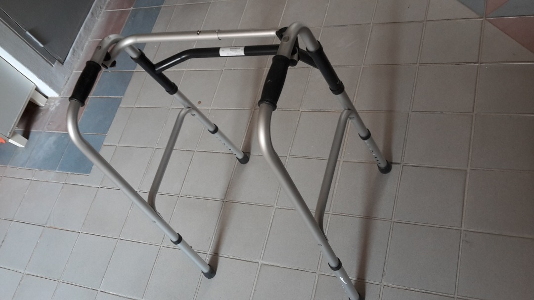 Free - Walking Frame, Health & Nutrition, Assistive & Rehabilatory Aids ...