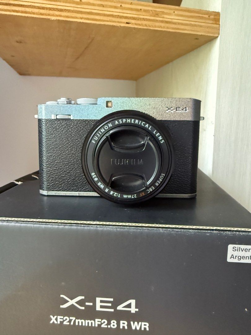 Fujifilm X-E4 Mirrorless Camera with XF27mmF2.8 R WR Lens (Kit Lens ...