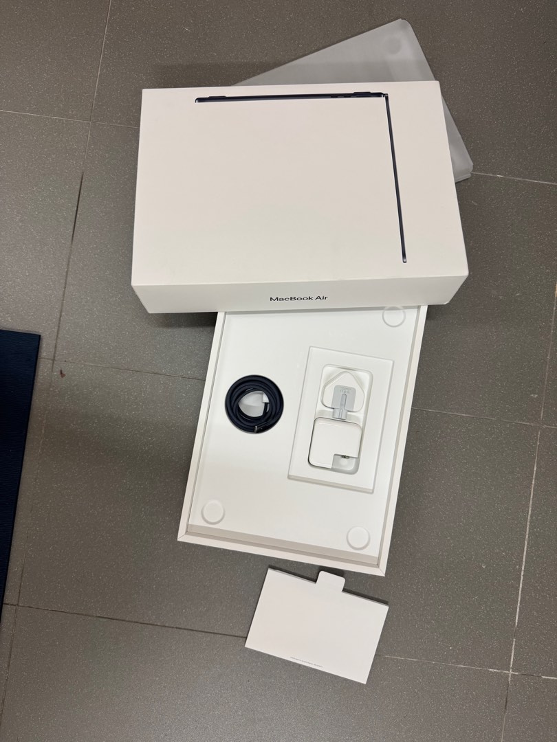 Genuine Apple MacBook Air m2 box and charger midnight blue, Computers ...
