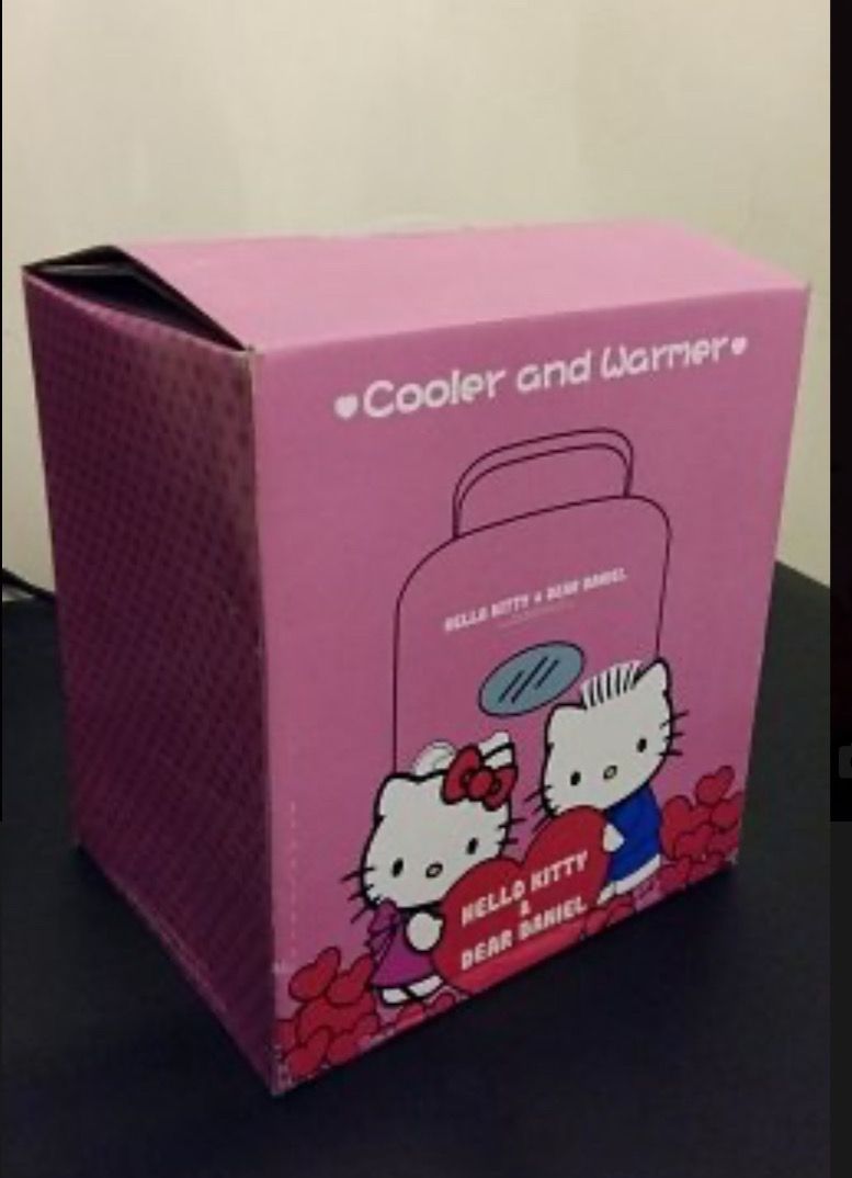 Hello Kitty 迷你冰箱 冷暖箱, 家庭電器, 廚房電器, 雪櫃及冰櫃 - Carousell