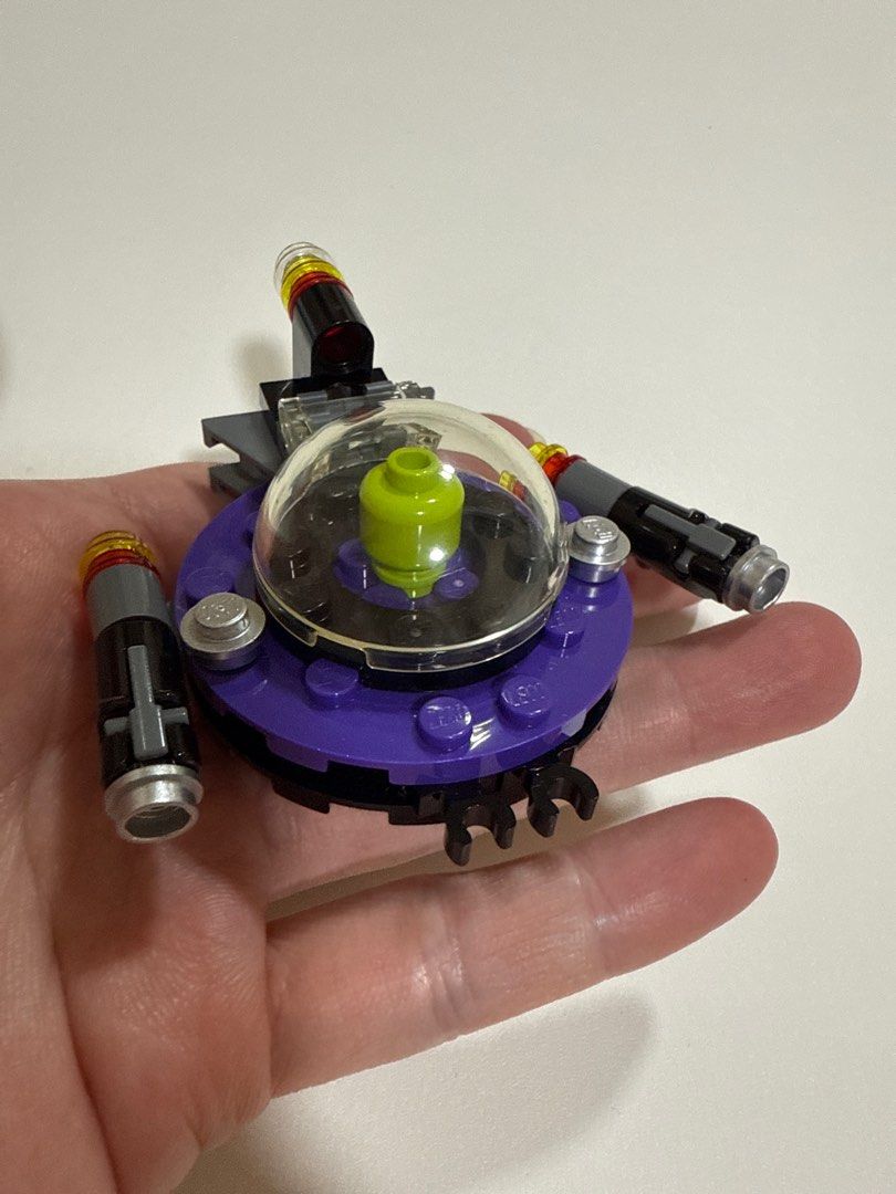 LEGO 40330 Alien Abduction Set, Hobbies & Toys, Toys & Games on Carousell
