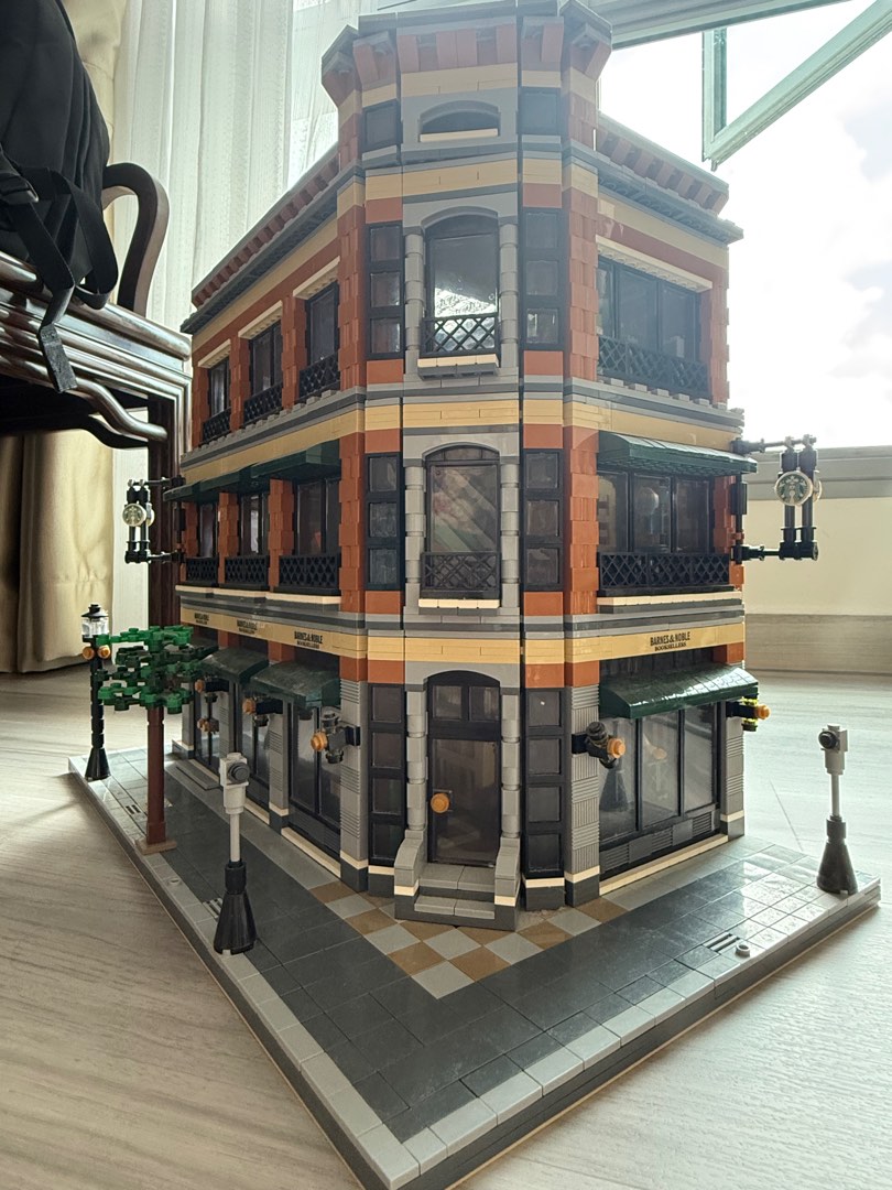 Lepin Barnes & Noble Modular Building Set, Hobbies & Toys, Toys & Games ...