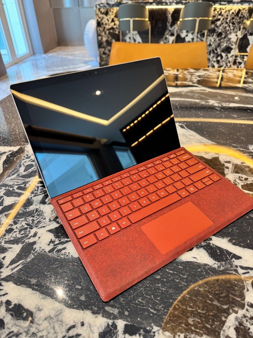 Microsoft Surface Pro 7 + Keyboard + original box and charger- i5 ...