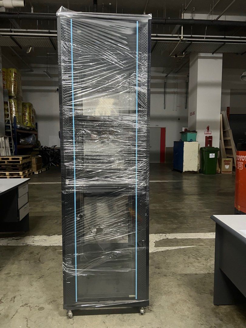 Rack mount computer rack server, Everything Else on Carousell