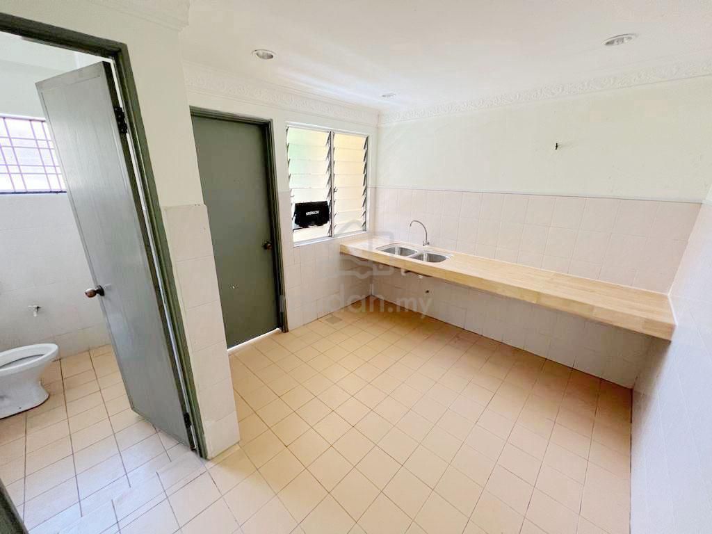 Saujana Puchong Sp10 Double Storey CORNER Gated Guarded Greenery ...