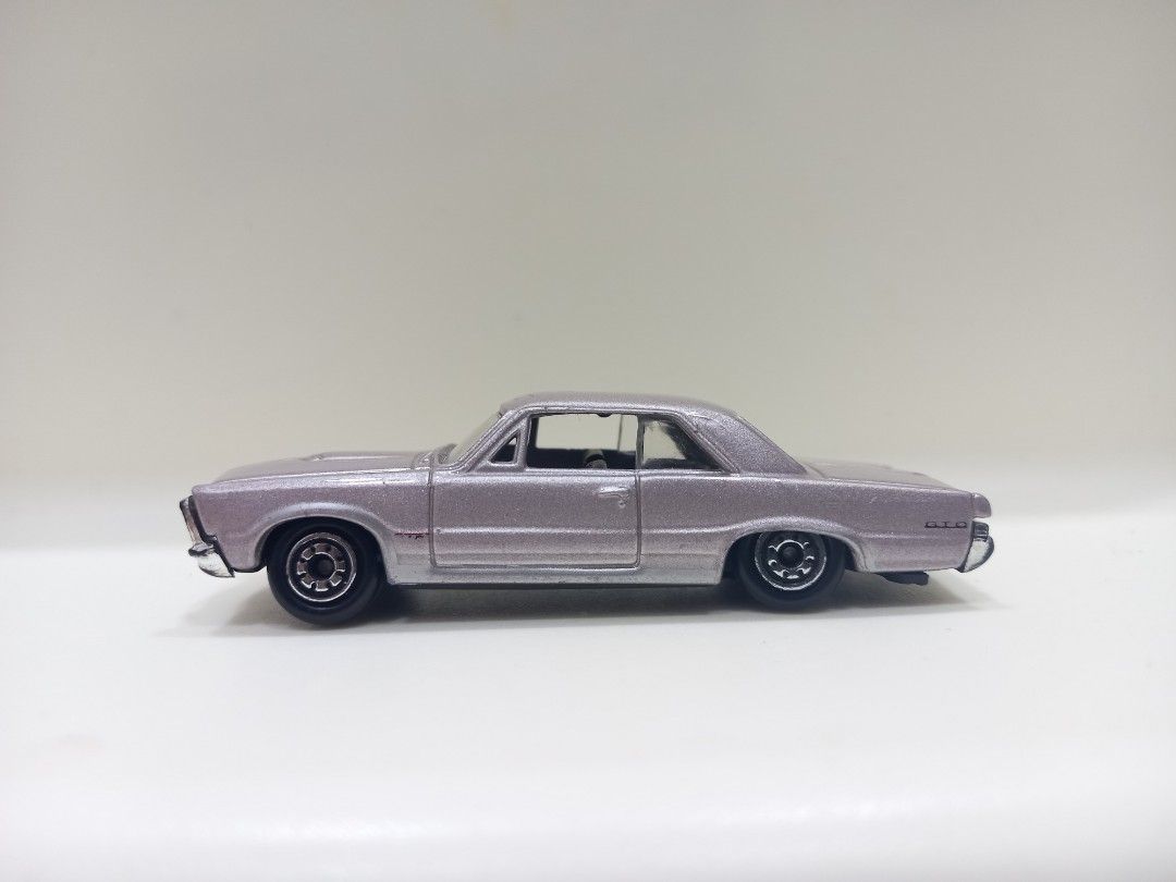 Welly 1965 Pontiac GTO Diecast Car, Hobbies & Toys, Toys & Games on ...