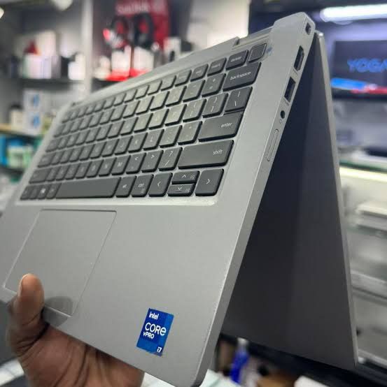 2in1 11th gen Dell touchscreen laptop computer - core i7 11th gen - 13. ...