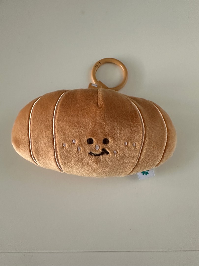 Fun claw croissant, Hobbies & Toys, Toys & Games on Carousell