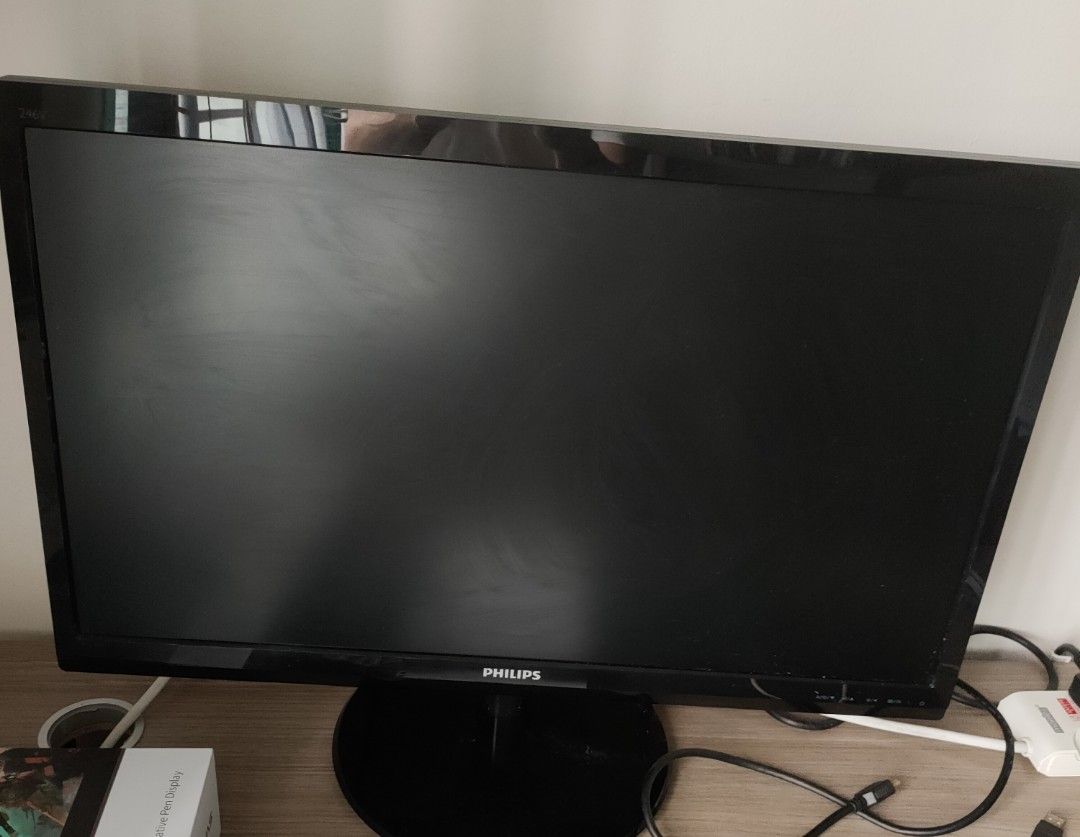 Philips 246V5L Monitor - Excellent Condition, Computers & Tech, Parts & Accessories, Monitor ...