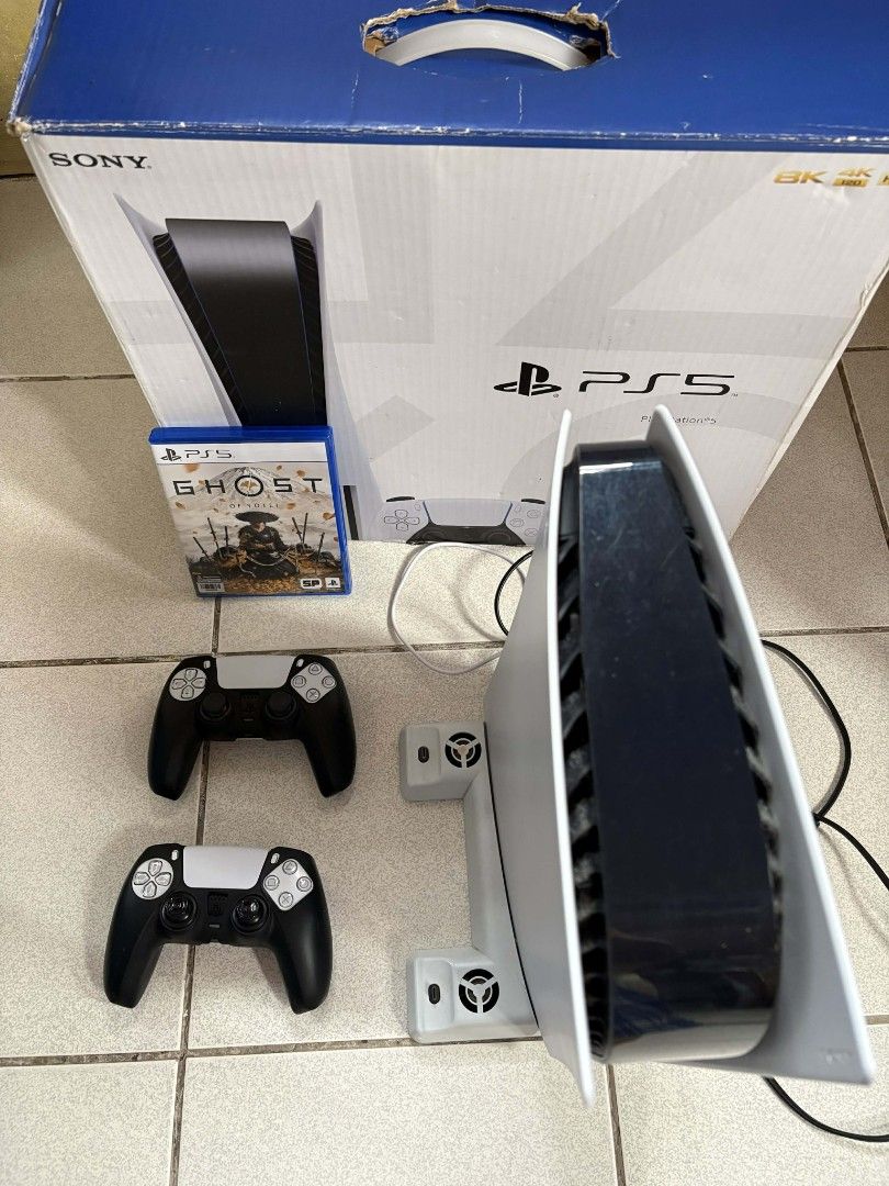 PS5 825gb w/ 2 DS5 Controllers, Video Gaming, Video Game Consoles ...