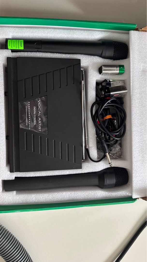 Vocal Artist Wireless Microphone System, Audio, Microphones on Carousell