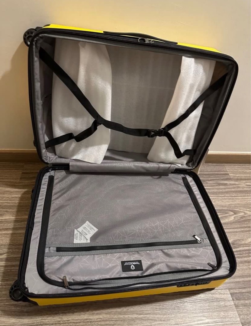 26 inch traveler‘s choice beauvais luggage, Hobbies & Toys, Travel ...