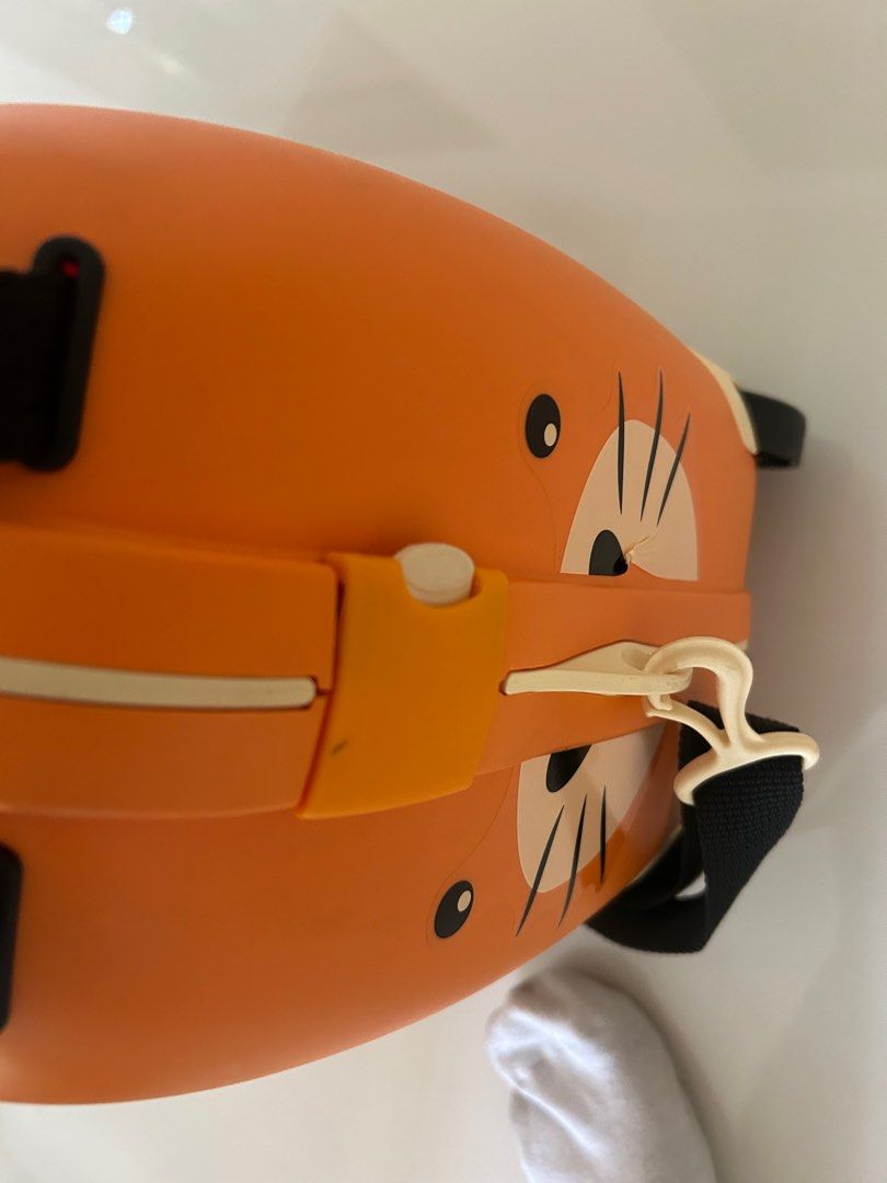 American Tourister Kids' Tiger Suitcase, Hobbies & Toys, Travel ...