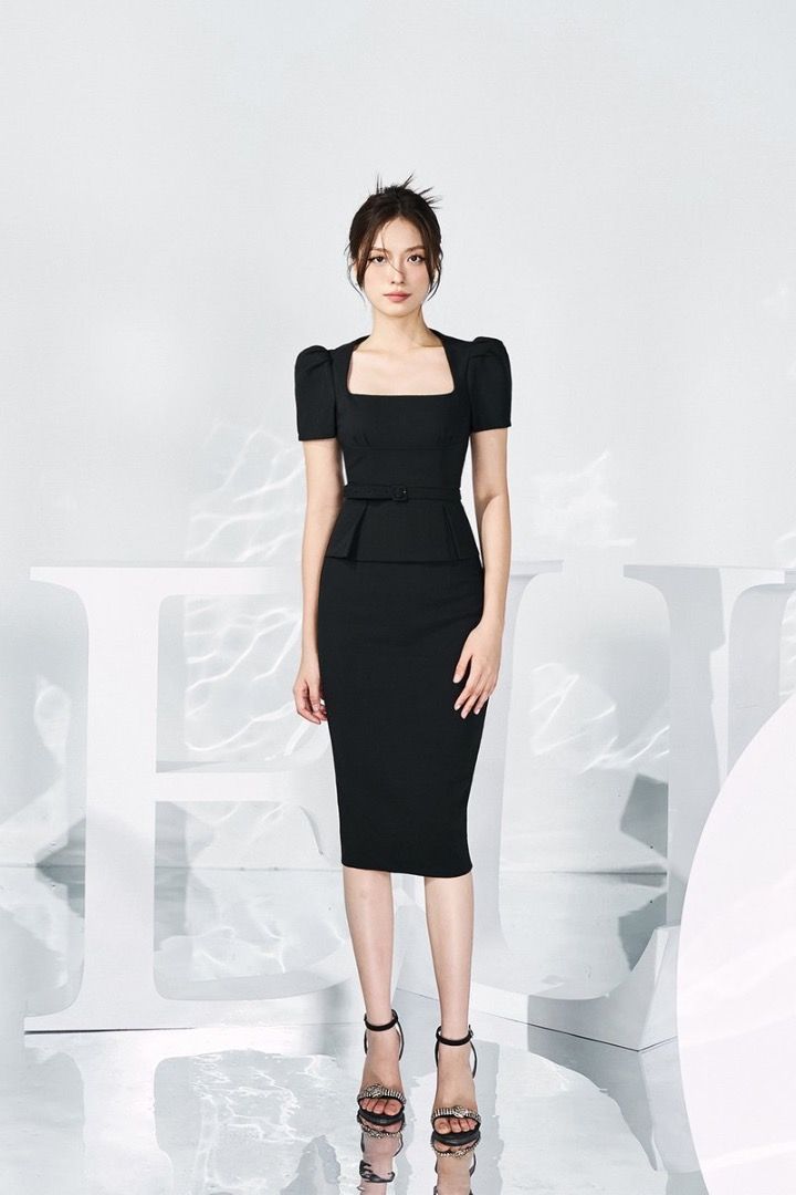 CHELLO ELLIS PEPLUM PENCIL DRESS IN CLASSIC BLACK, Women's Fashion ...