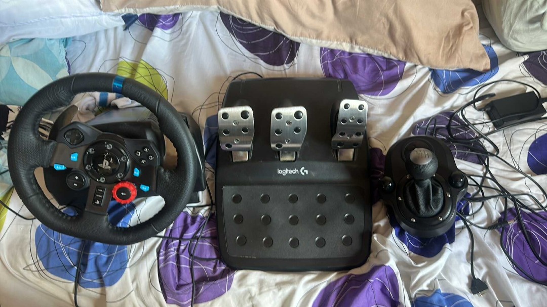 Logitech G29 wheel with pedals and shifter, Video Gaming, Video Game ...
