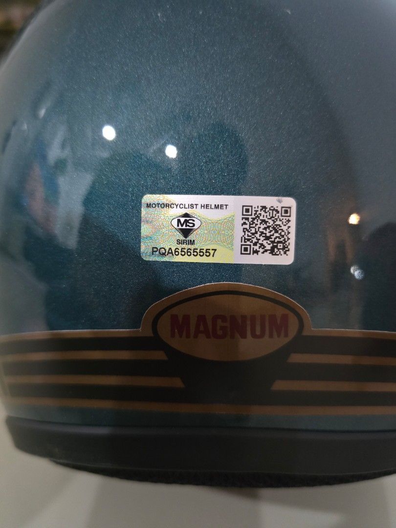 Magnum Motorcycle Helmet with Visor, Motorbikes on Carousell