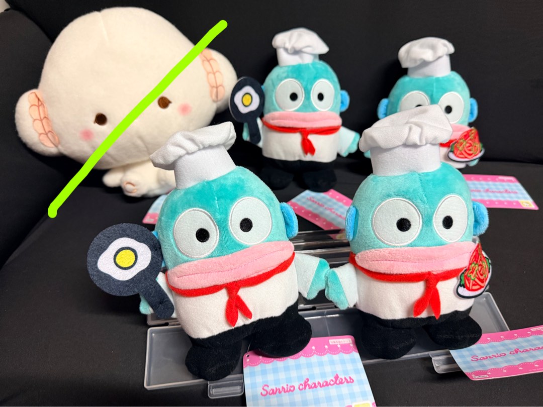 $60/隻（兩隻-$10）Sanrio Chef Plush 公仔可愛水怪醜魚M Size聖誕禮物, 興趣及遊戲, 玩具 & 遊戲類 ...