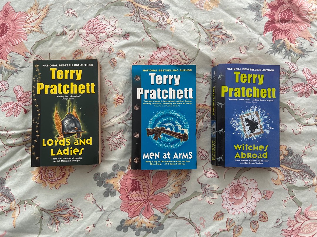 Terry Pratchett Discworld Novels - Lords and Ladies, Men at Arms ...