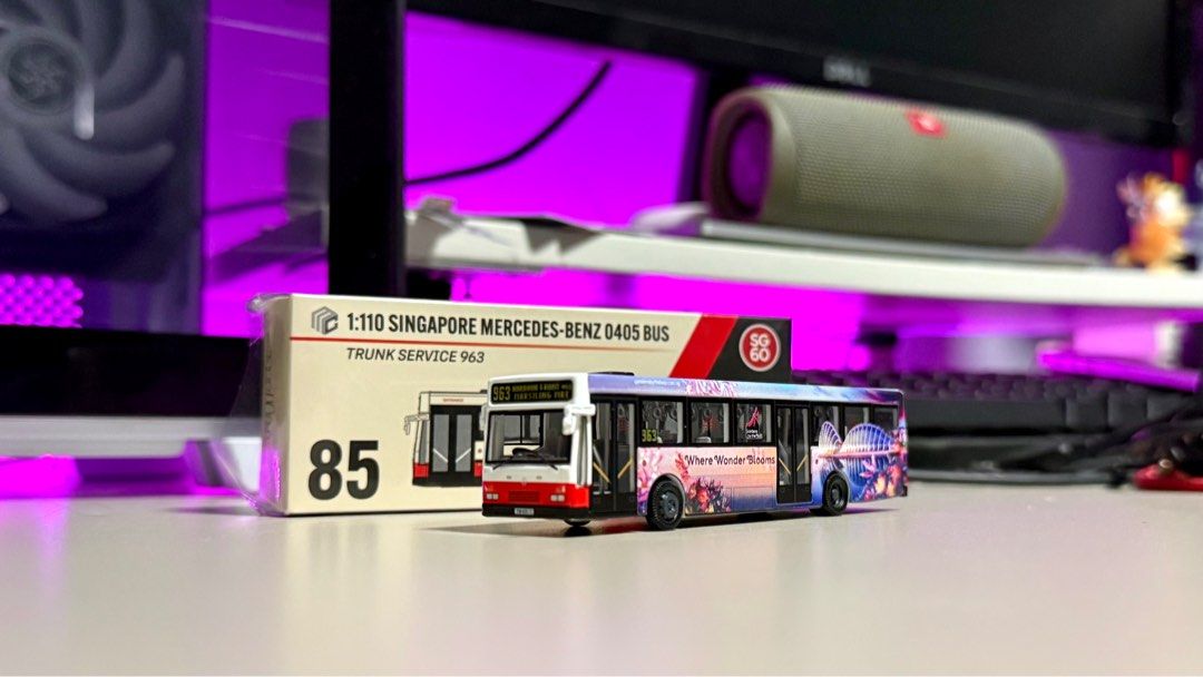 1/110 SMRT O405 Advert Bus (Gardens), Hobbies & Toys, Toys & Games on ...