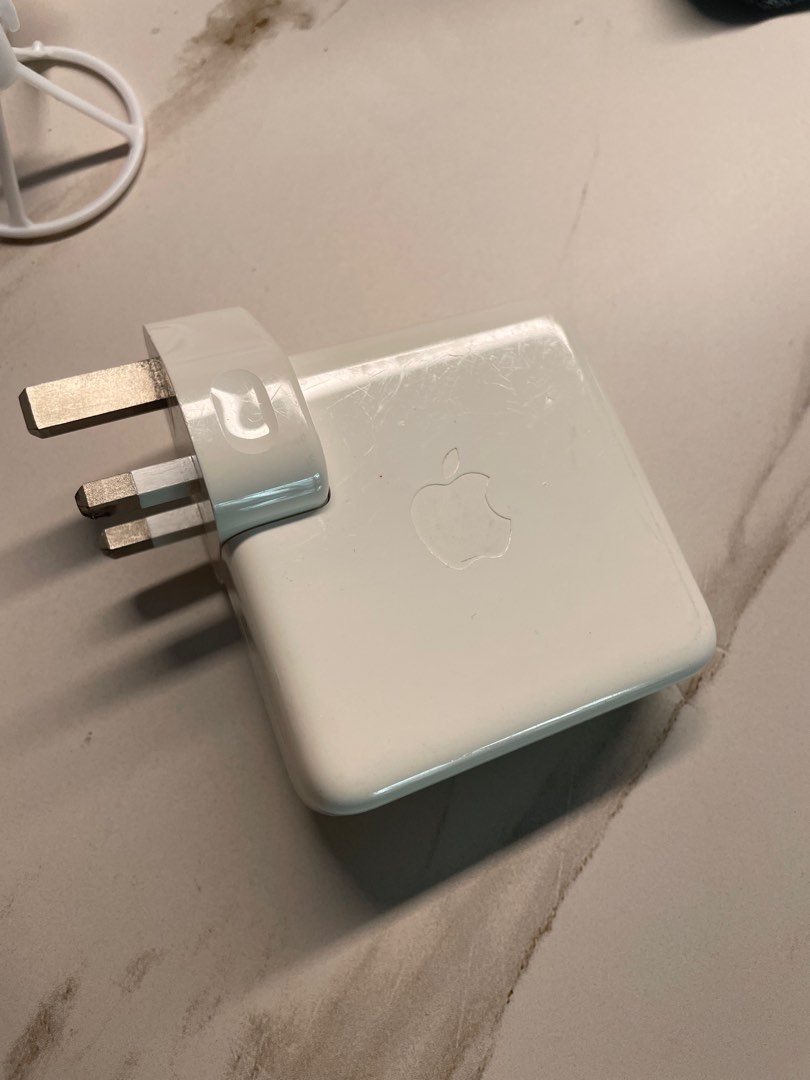 Apple USB-C 61W Power Adapter for Macbook iPad iPhone, Mobile Phones ...