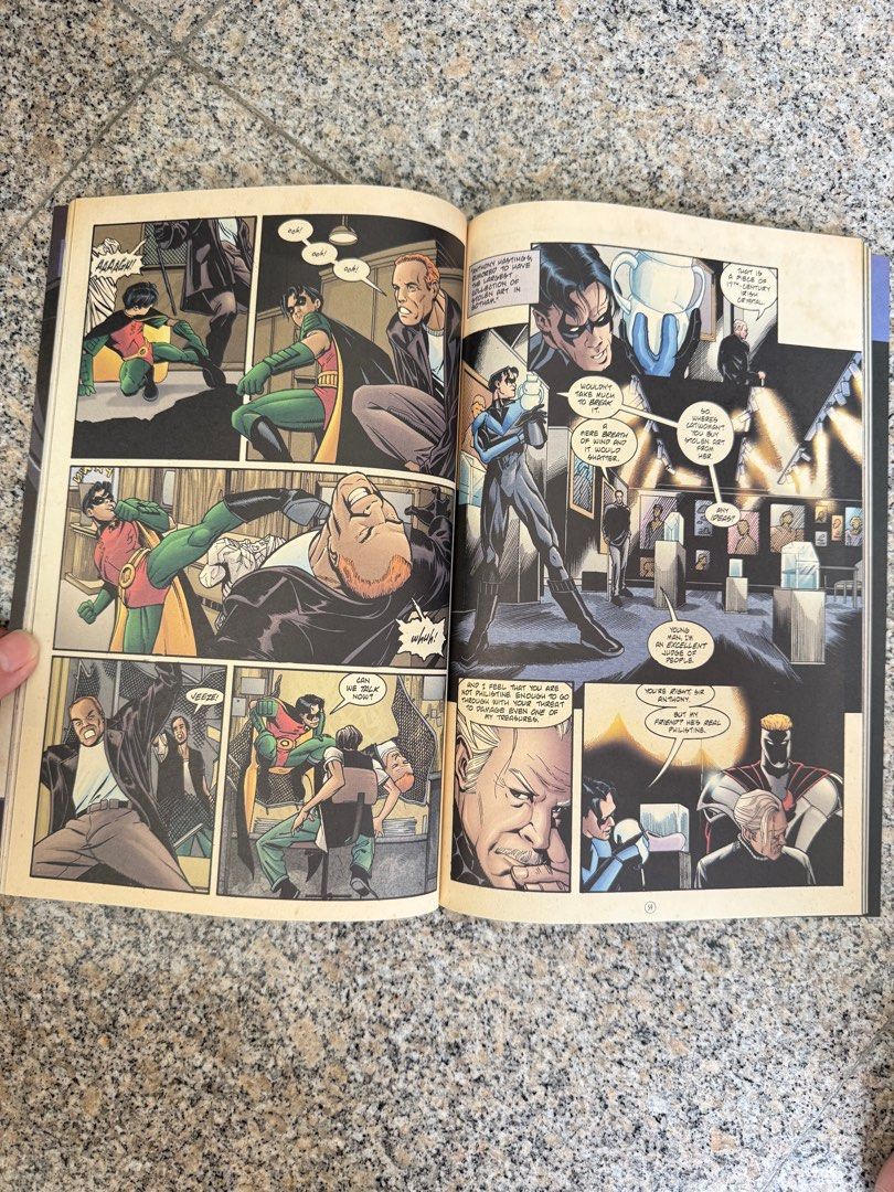 Batman: Officer Down, Hobbies & Toys, Books & Magazines, Comics & Manga ...