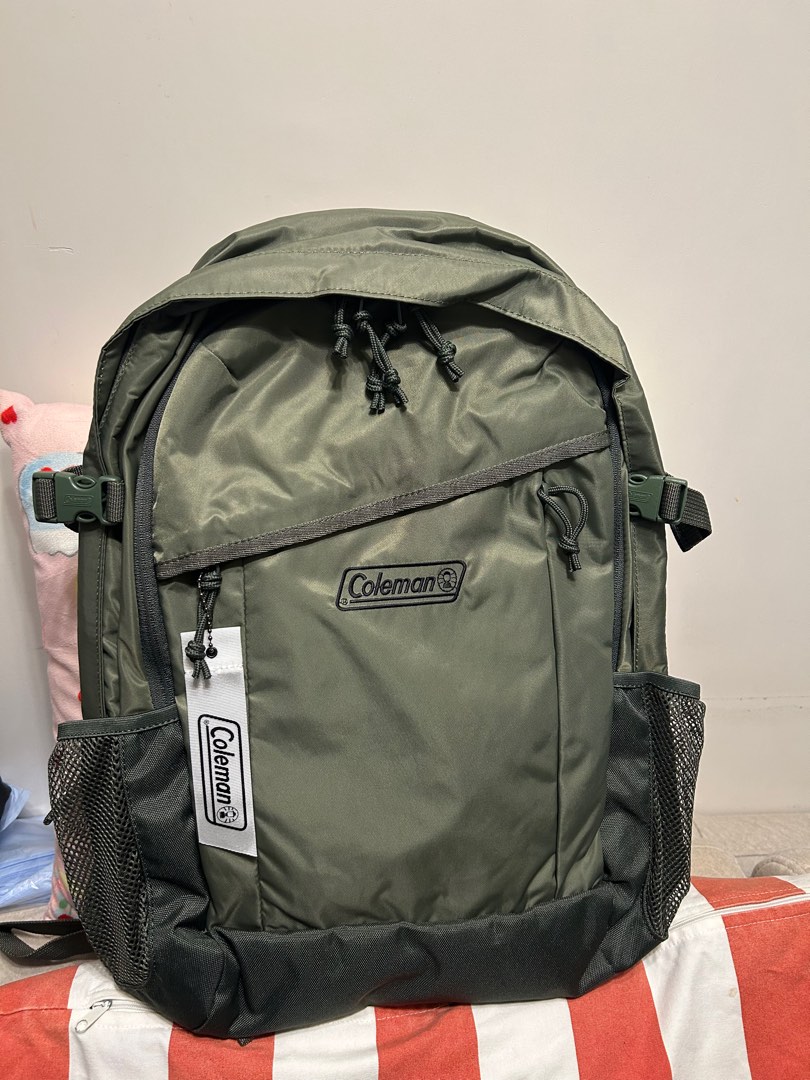Coleman walker 25L backpack 背囊 背包, 名牌, 手袋及銀包 - Carousell