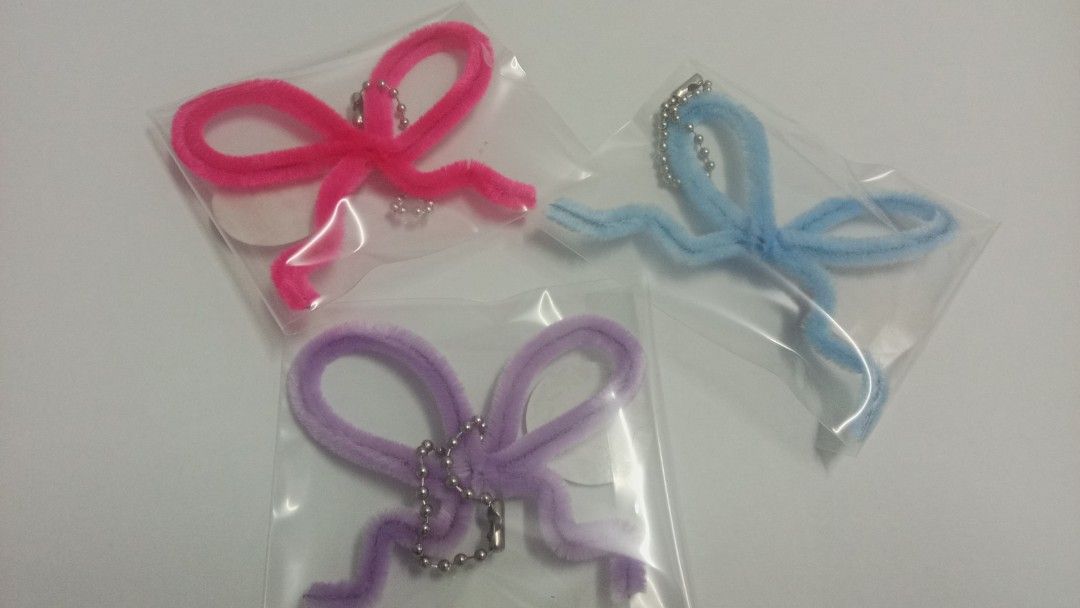 DIY Pipe Cleaner Bow Keychain, Hobbies & Toys, Stationery & Craft ...