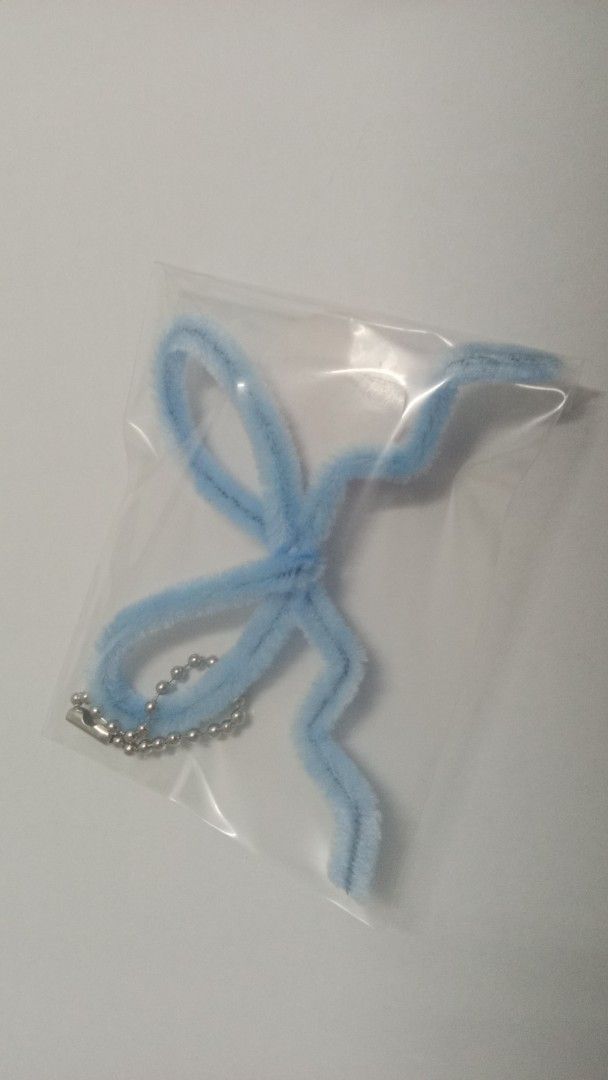 DIY Pipe Cleaner Bow Keychain, Hobbies & Toys, Stationery & Craft ...