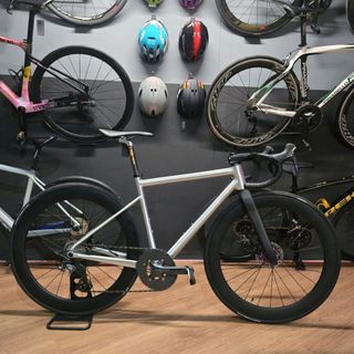 Trek Emonda SL6 Carbon Road Bike (S) Fulcrum Carbon wheels, Sports Equipment, Bicycles & Parts ...