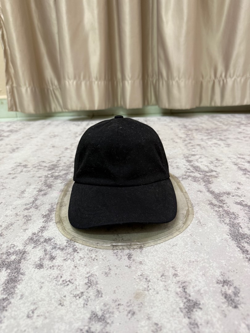 gu plain adjustable cap, Men's Fashion, Watches & Accessories, Cap ...