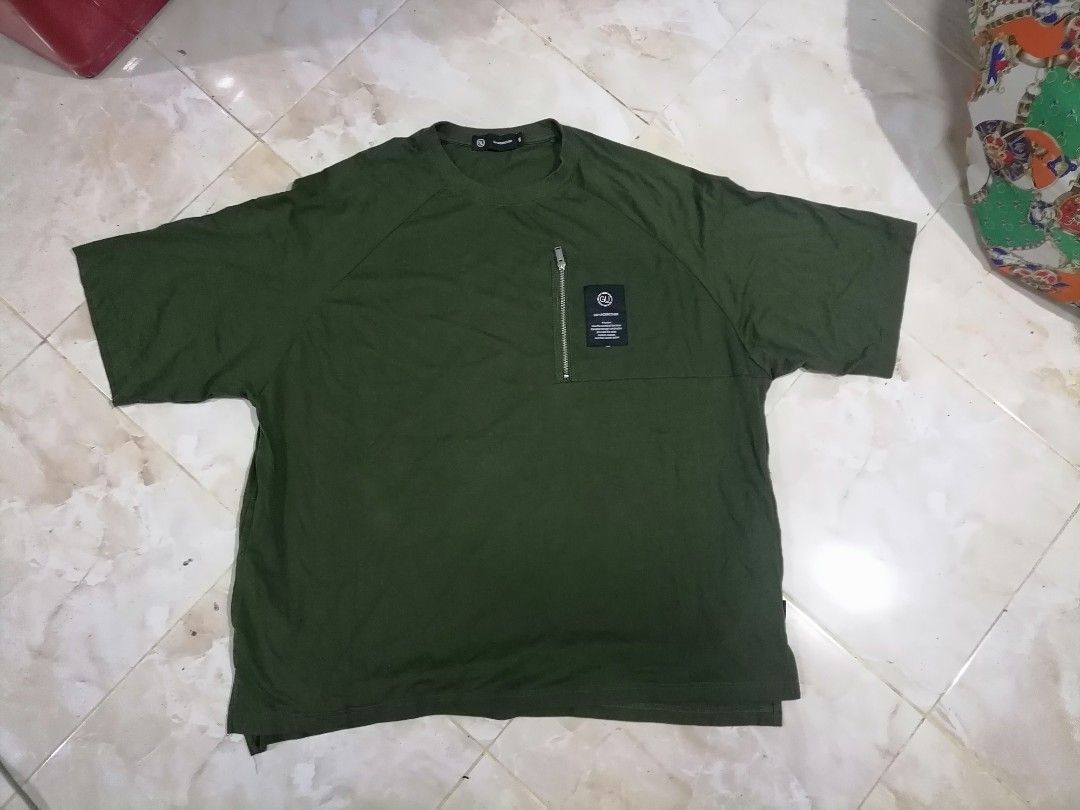 GU x UNDERCOVER Olive Green Pocket Tee XXL, Men's Fashion, Tops & Sets ...