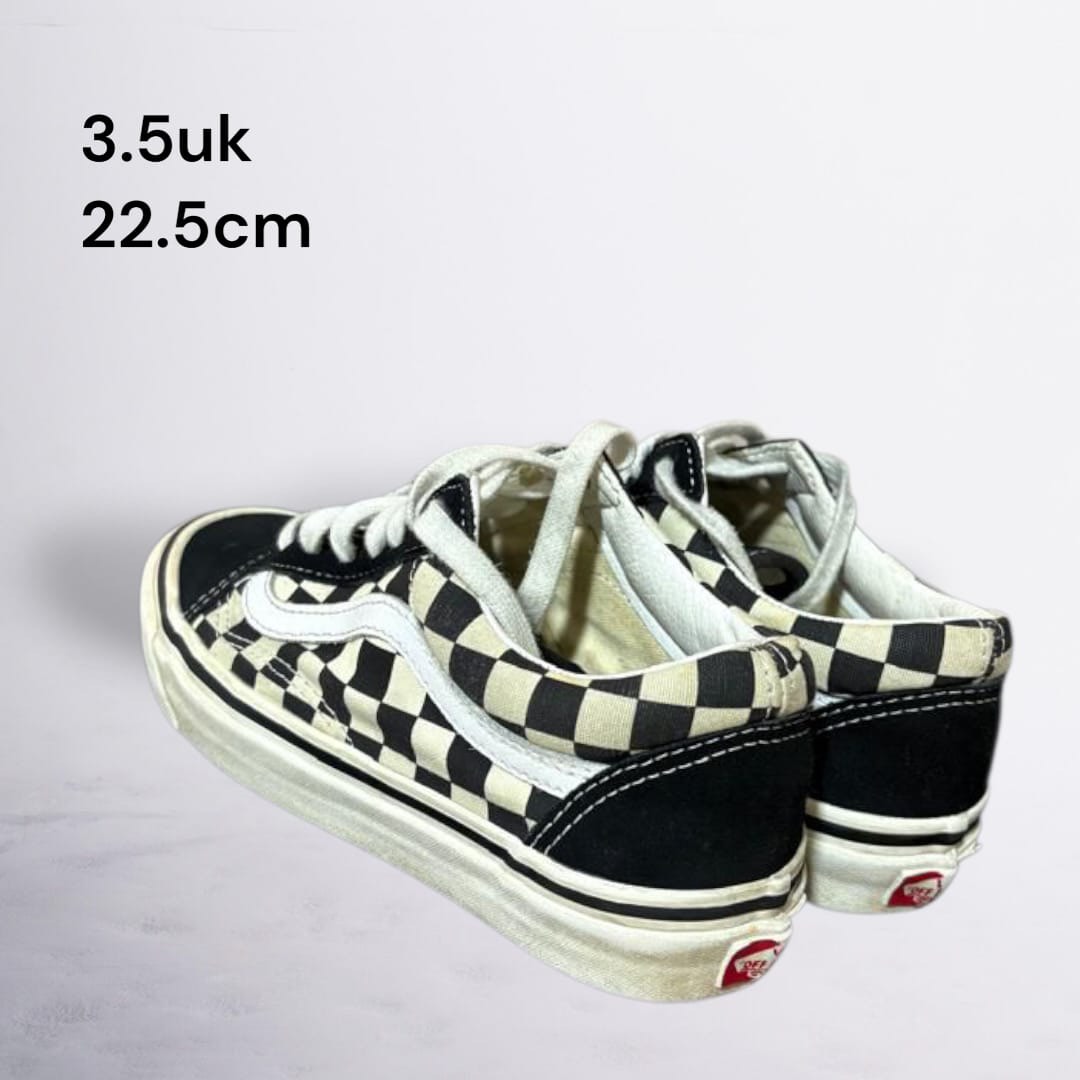Kasut vans, Women's Fashion, Footwear, Sneakers on Carousell