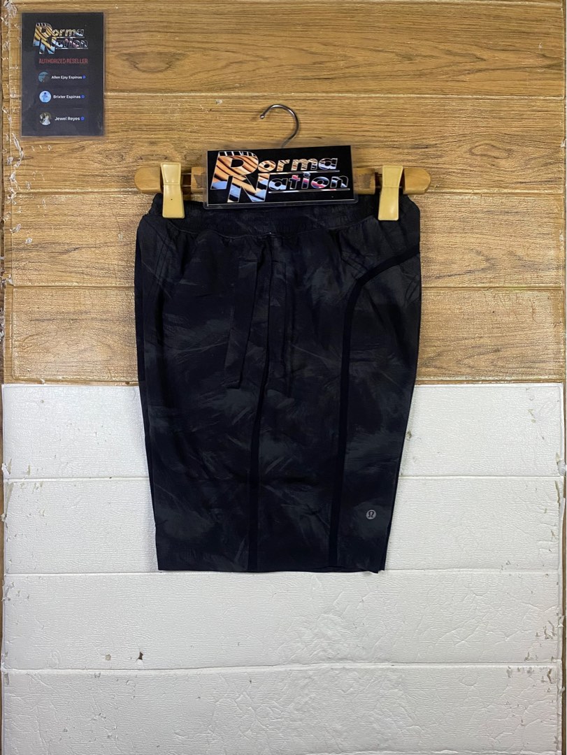 LULULEMON REFLECTORIZED LOGO RUNNING SHORT WITH INNER, Men's Fashion ...