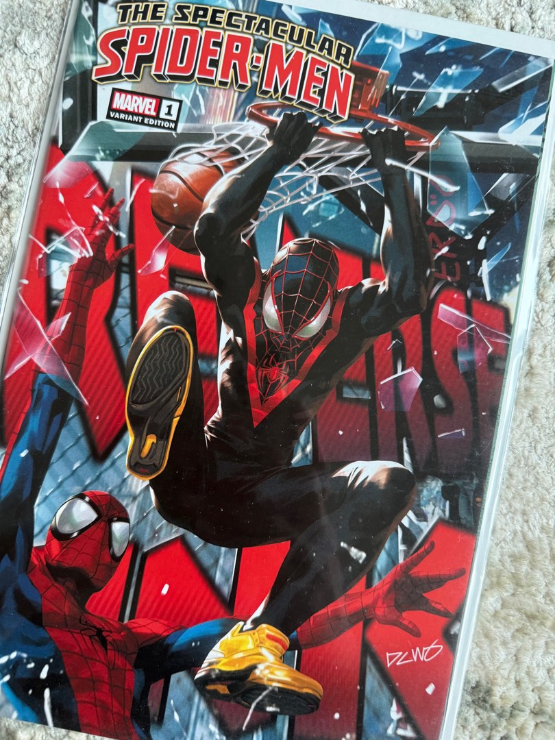 Marvel comics / THE SPECTACULAR SPIDER-MEN 1 DERRICK CHEW EXCLUSIVE ...