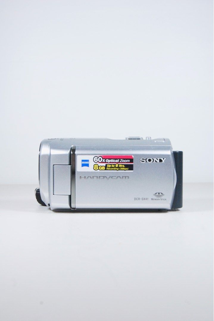 Sony Handycam DCR-SX41 with 8 GB Built-in Flash Memory SD Camcorder ...