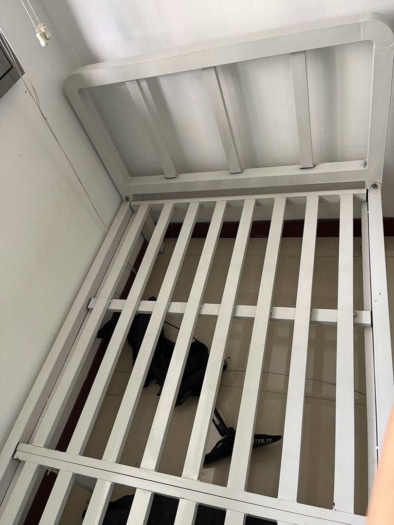 Metal Bed Frame 1000*2000mm Stable& solid Metal with centre support ...