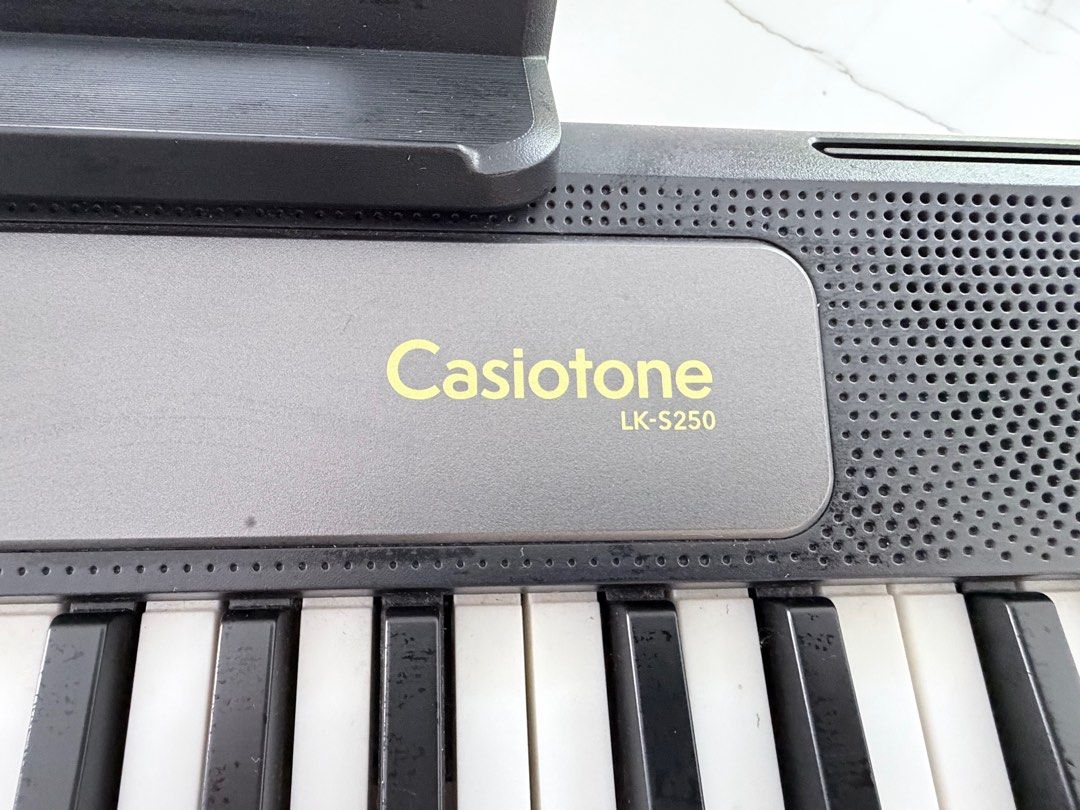 Casio CasioTone LK-S250 Keyboard, Hobbies & Toys, Musical Instruments on Carousell
