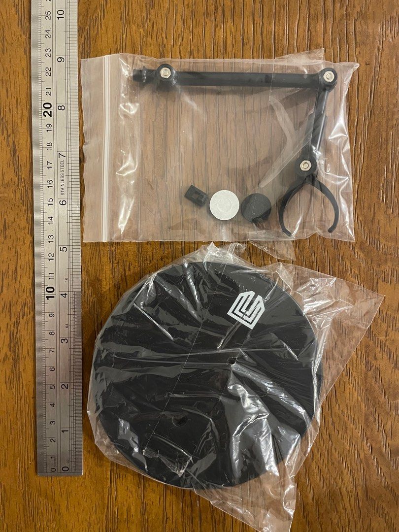 Figure stand ( from Furay Planet Rabbit ) suitable for 7” scale figures ...