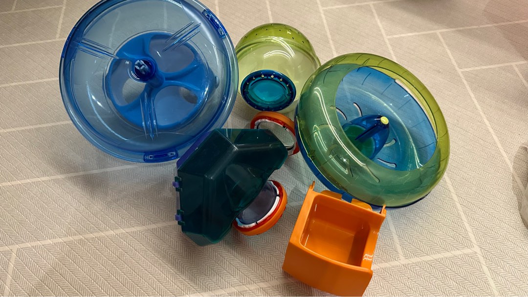 Habitrail Hamster Wheel, House, and Accessories Set, Pet Supplies ...