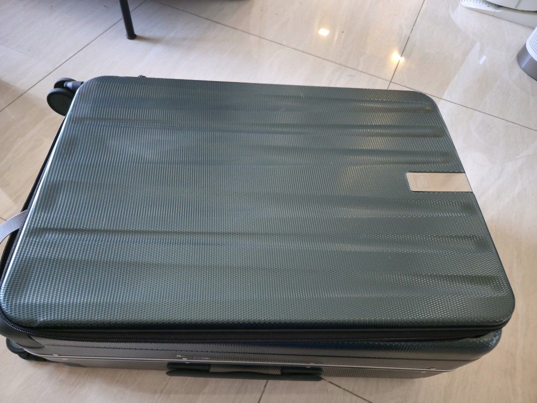 HANKE Green Rolling Suitcase - Like New, Hobbies & Toys, Travel, Luggage on Carousell